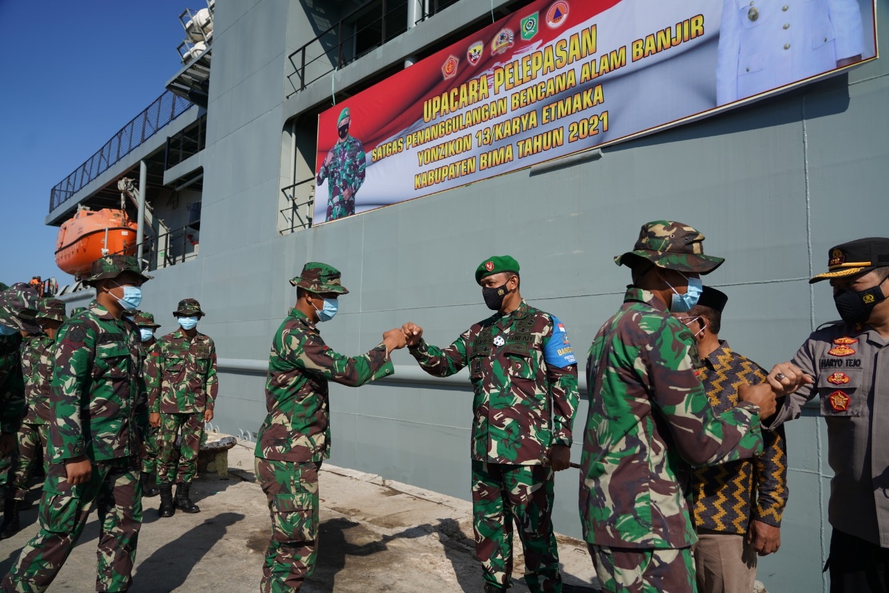 Sukses Bangun Tiga Jembatan di Bima, Satgas Zeni TNI AD Yonzikon 13/KE ...